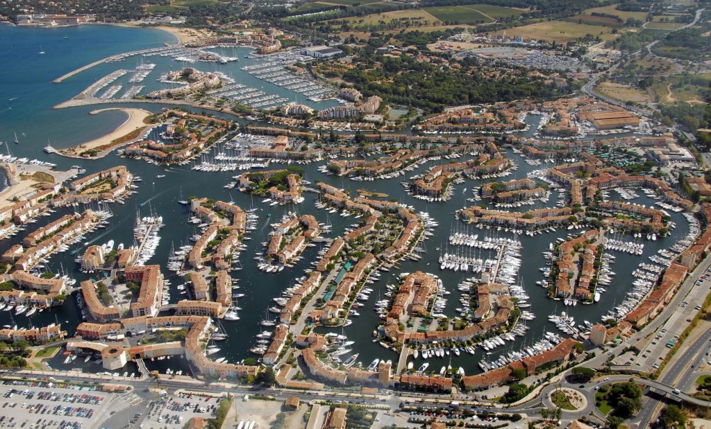 Port Grimaud - Découvrir la cité (carte, images, présentation, location...)